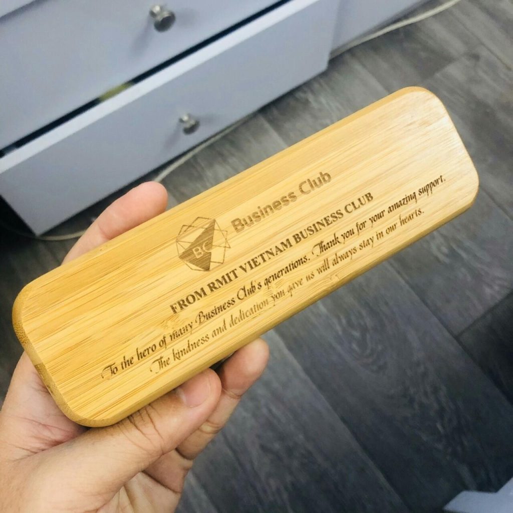 Bộ Hộp Bút Tre + Bút Tre Khắc Tên Làm Quà Tặng Cực Đẹp Chỉ 199K!